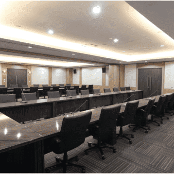Determining the Right Conference Room Size for your Office