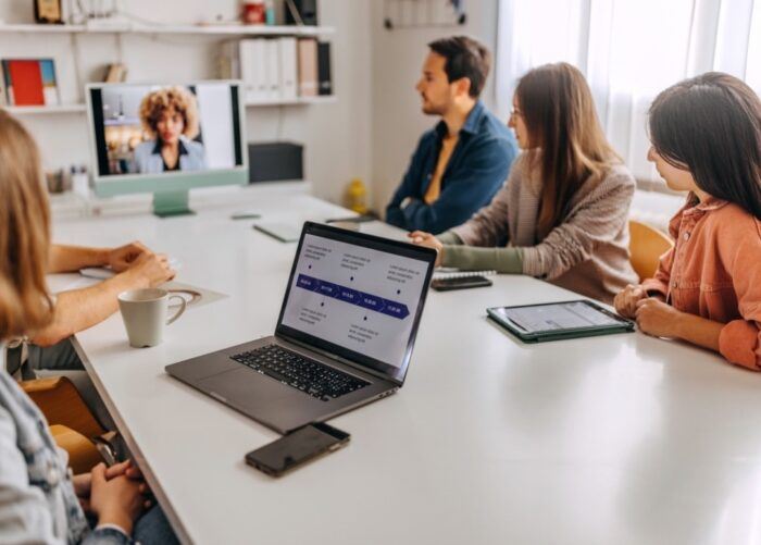 A Successful Hybrid Work Model: Examples & Best Practices