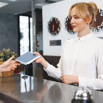 How to Create a Workplace Visitor Policy [PDF Template]