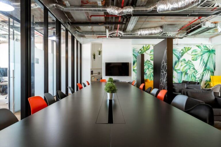 Microsoft Booking System: How to Book Rooms & Desks