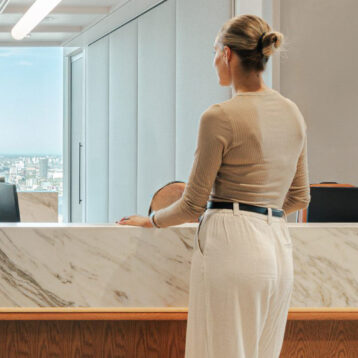 Receiving Visitors in the Workplace: Importance & Tips